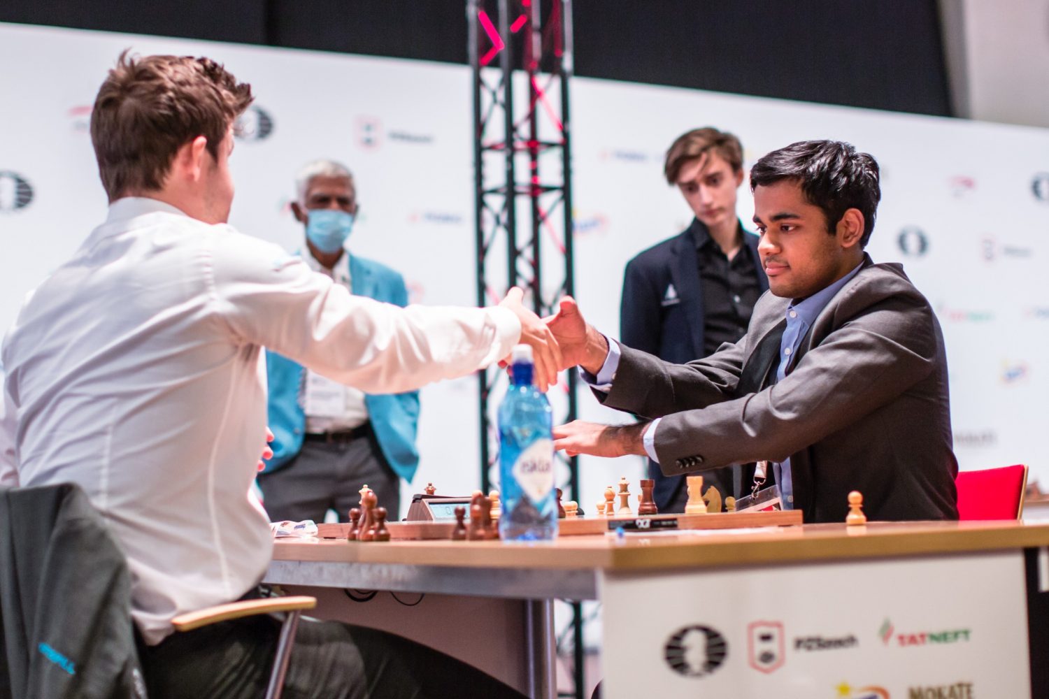 A wide-open race in the World Blitz as Carlsen suffers three defeats ...